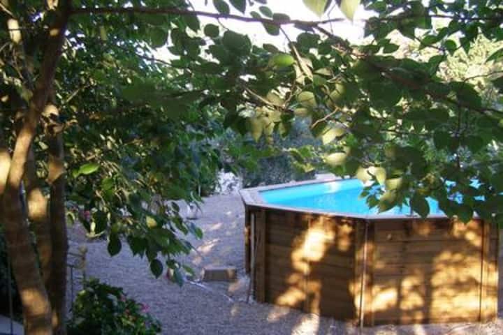 Gite Au Coq Qui Chante 100 M2 Avec Piscine - Mouriès