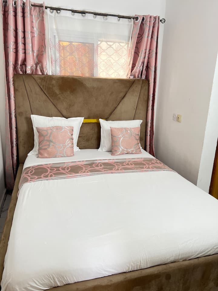 Chambre Privée Avec Cuisine à Bonamoussadi (Kotto) - Douala