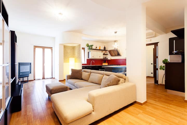 Central Sorrento, Recently Renovated 2 Double Bedrooms, 2 Baths, Living, Wifi - Sorrento