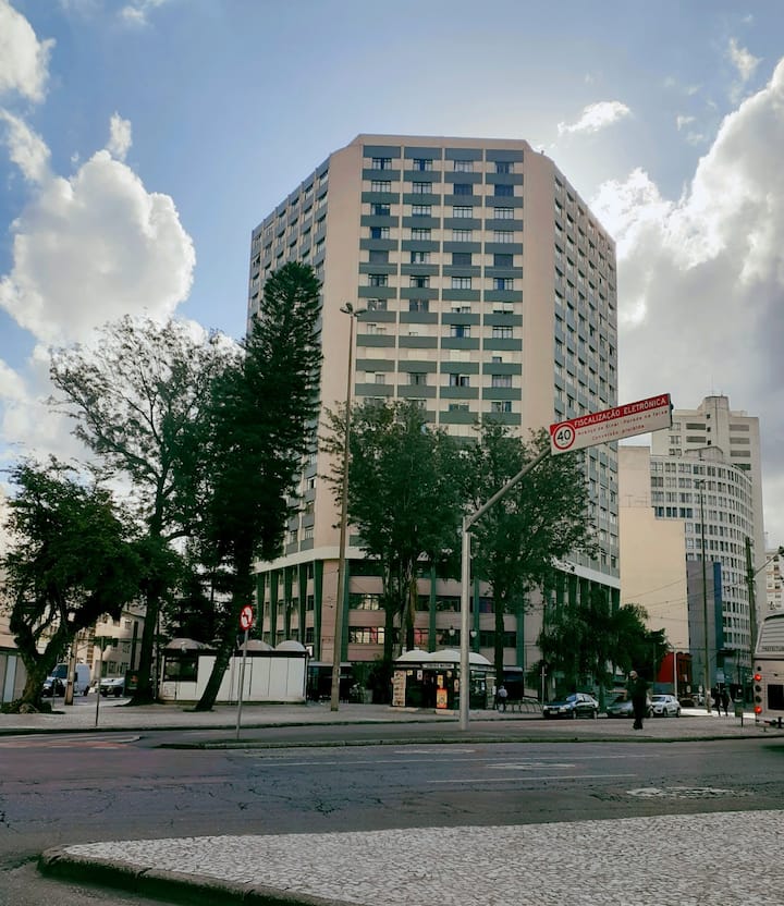 Apartamento Amplo Ao  Lado Do Teatro Guaíra - Curitiba