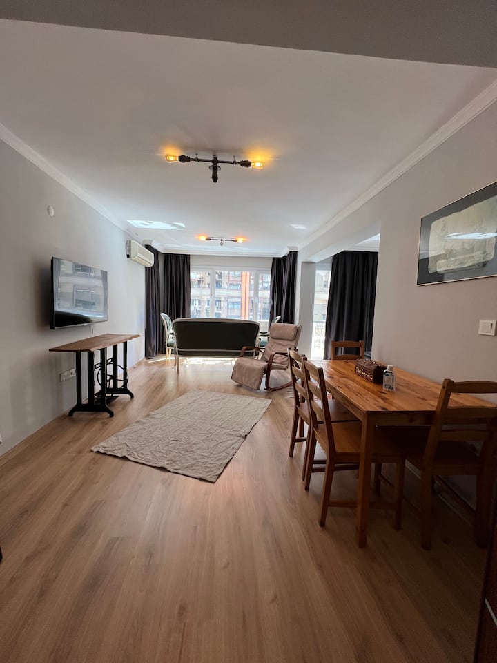 Central Location In Alsancak - Izmir