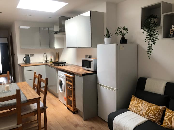 Modern One-bedroom Apartment 25 Min From London - Woolwich