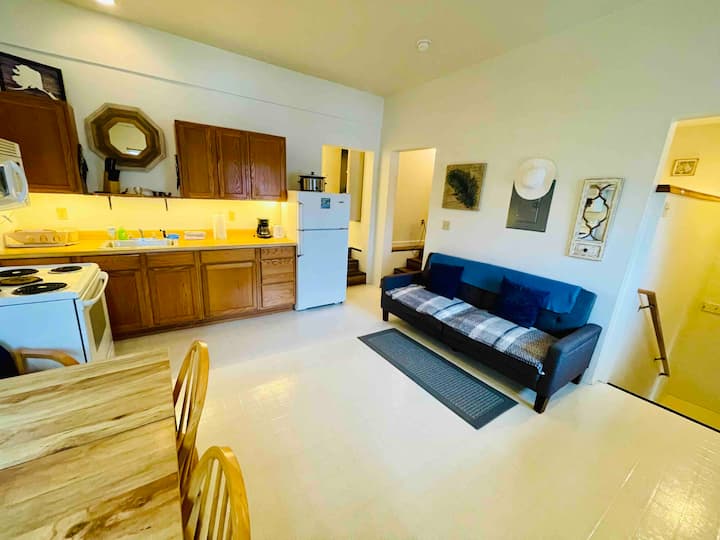 Oceanview Midtown Apartment - Ketchikan, AK
