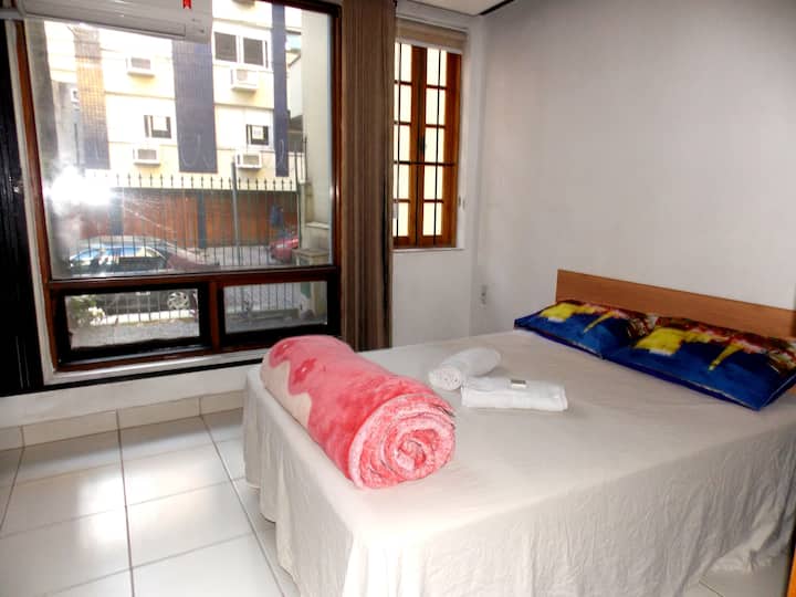 Apartamento  Centro Ao Lado Da Ufrgs E Santa Casa - Porto Alegre