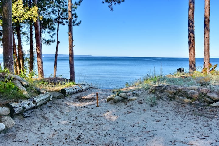 Allenwood Beach Vacation Rentals & Homes - Ontario, Canada | Airbnb