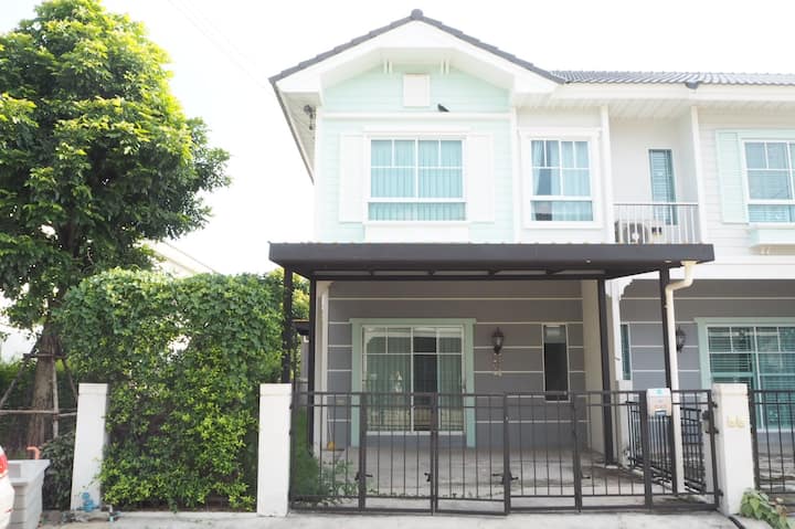 Cozy House - Lam Luk Ka