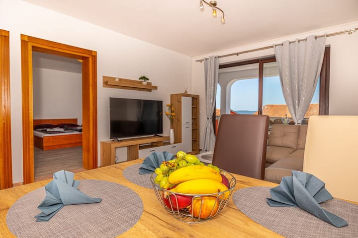 Apartments Lacic - Selce