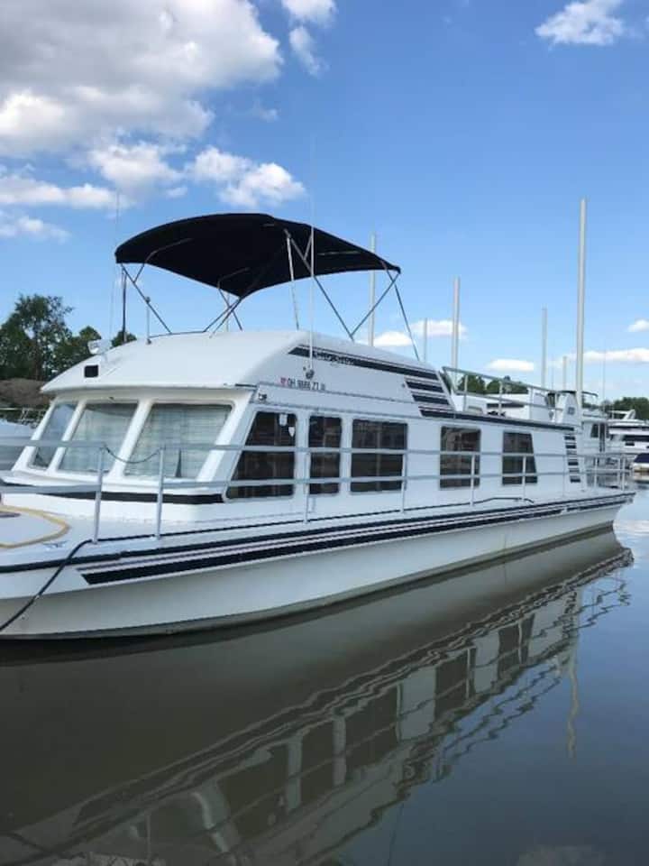 8 Best Houseboats For Rent In Ohio, USA - Updated 2024 | Trip101