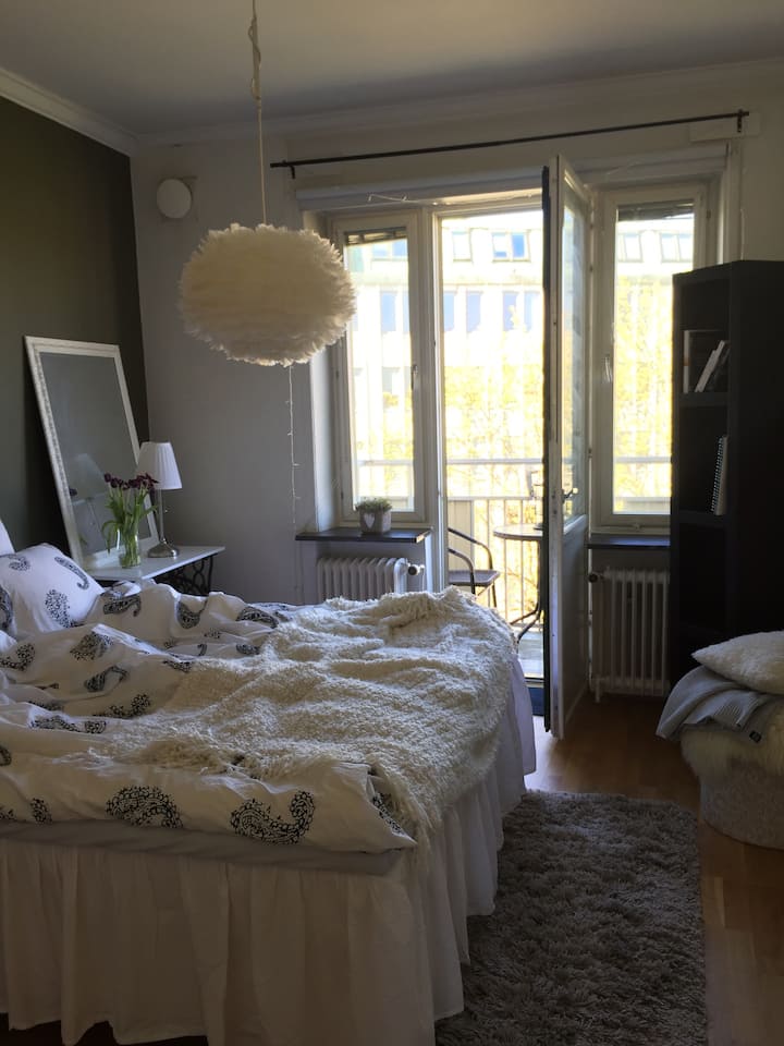 Cozy Bedroom In Gothenburg City - Göteborg