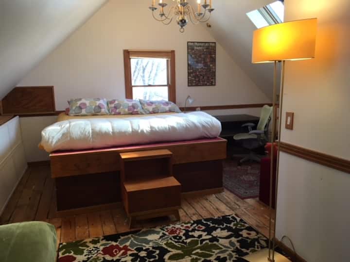 Amazing, Lovely Private Apartment.
2 1/2 Br. Uofm - Saint Paul, MN