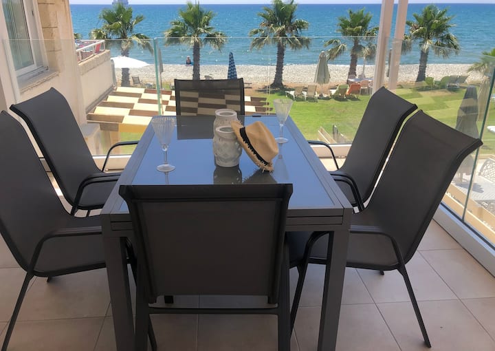 Lovely Apartment With Sea View - Ороклини