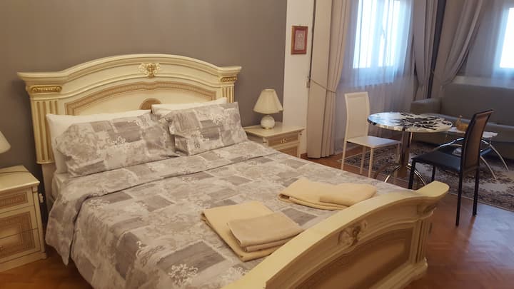 The Entire B&b In Arena L'opera - Verona