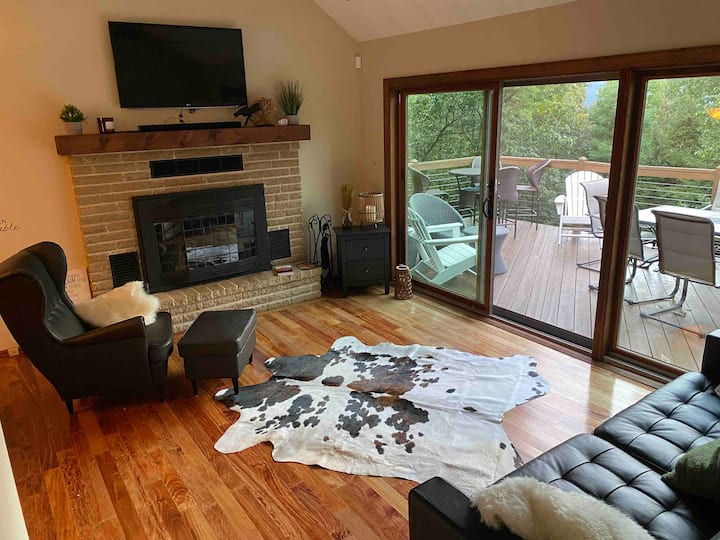 Cozy Chalet With Hot Tub And Ski Resort View - Palmerton, PA