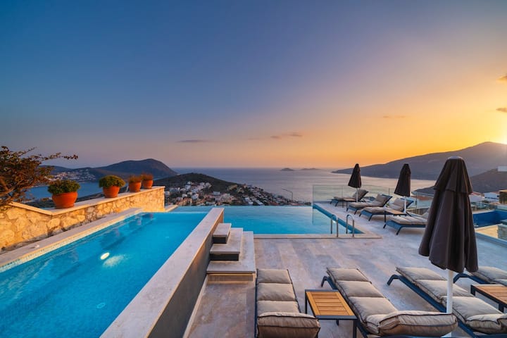 Kalkan Da Denize Yakın ÖZel Havuzlu  Villa - Kalkan