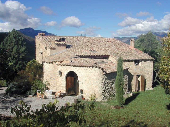 Mas Provencal Avec Piscine En Pleine Nature - Nyons