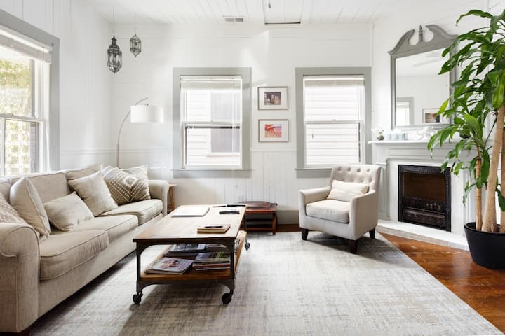 Traveler's Retreat, Your Refuge In The Old Town - Savannah, GA