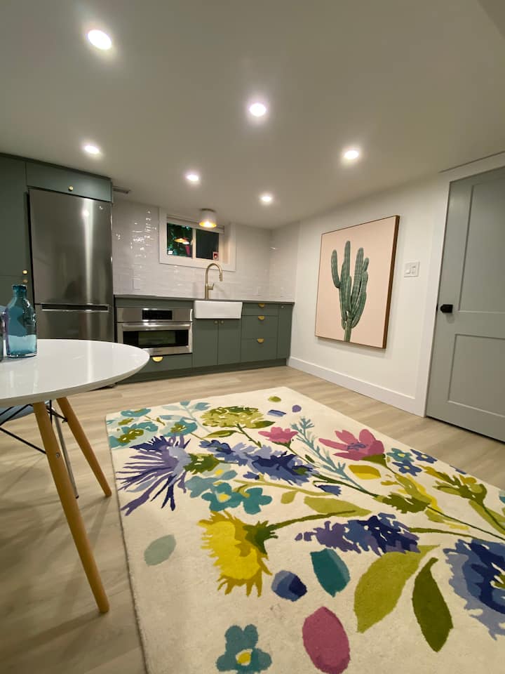 Renovated Studio Suite - Central Location! - カナダ キングストン