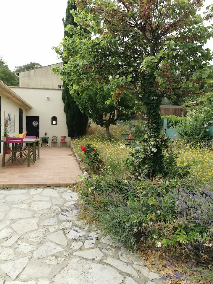 Maison Dans Un Joli Cadre Agréable Et Provençal. - Beaucaire