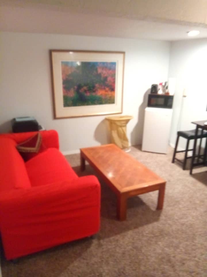 Ken’s Airporter Bungalow W/double Bed - Portland, OR