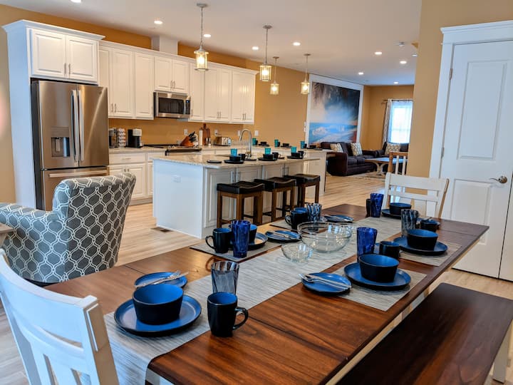 Luxurious 5 Bedroom Townhouse At Sunset Island - Ocean City