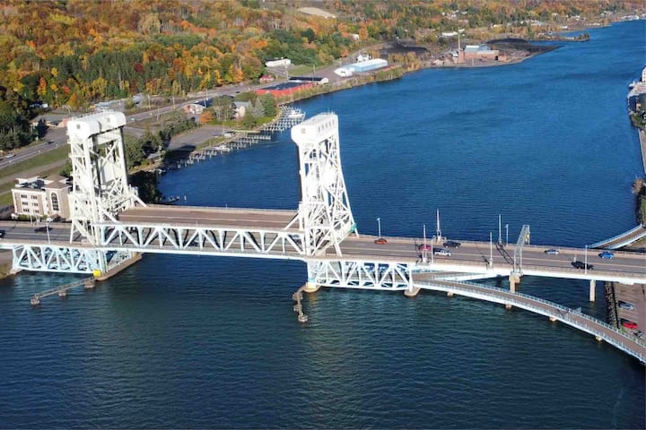 Beautiful Apartment On Portage Canal! - Houghton, MI