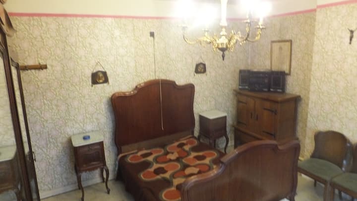 Slaapkamer  In  Buurt Van Brussel En Antwerpen - Meise
