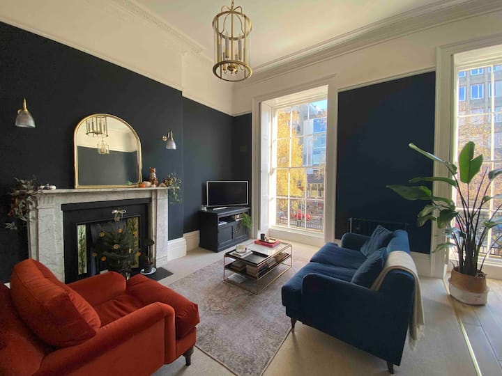 1 Bedroom Georgian Flat Clifton Village W/ Parking - Bristol