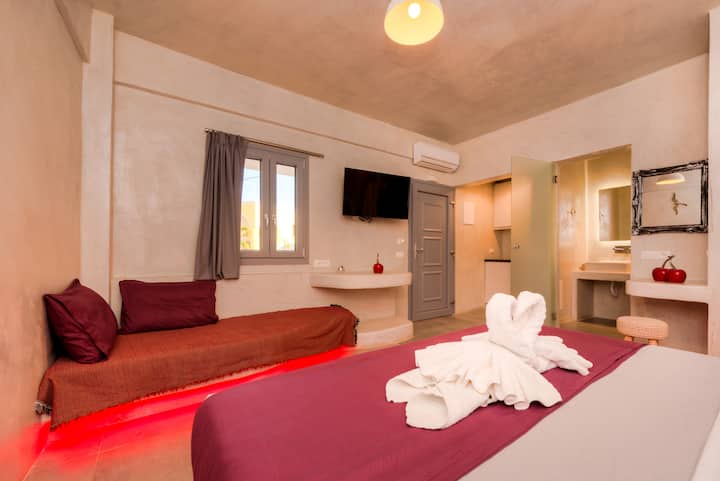 The Muse Of Santorini 3_private _jacuzzi Suite - Santorini