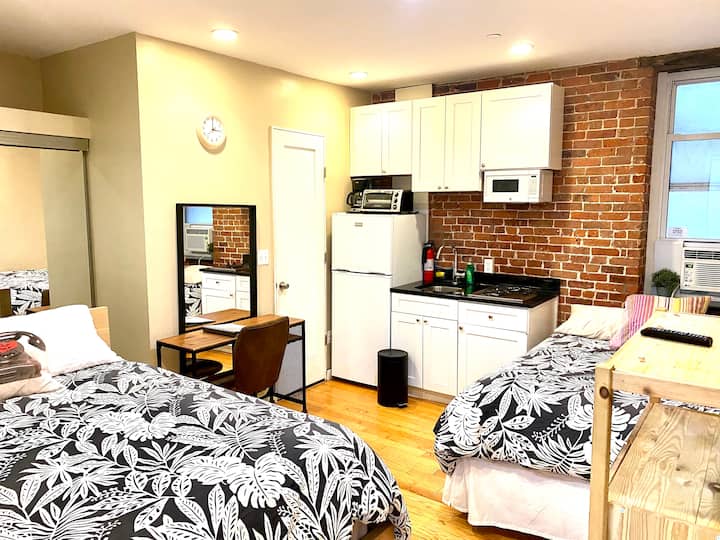 Your Own Studio Room Prime Midtown N775 - West New York, NJ