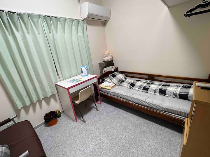 静かな住宅街で、近くに有名な温泉と見次公園がある - Tokio