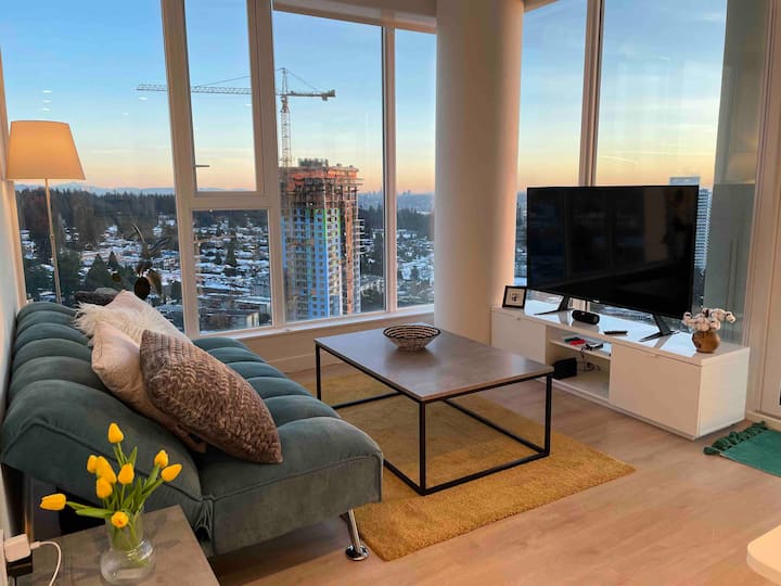 Two Bedroom +Two Full Bath, 1 Parking, Condo - 高貴林