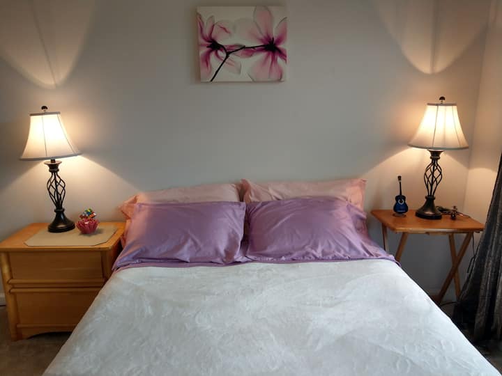 Comfy Large Bedroom In A Townhouse - Ashland, VA