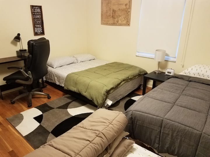 Chill Spot With Games & 2 Bedrooms--listing 3 Of 3 - Pittsburgh, PA