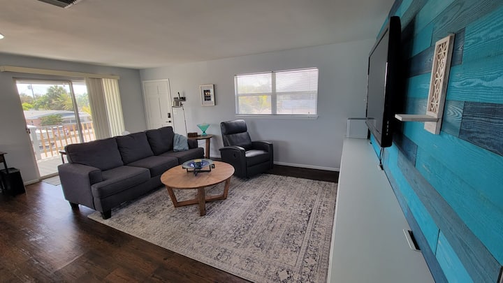 Grey Door 2br Near The Beach! - Cape Canaveral, FL
