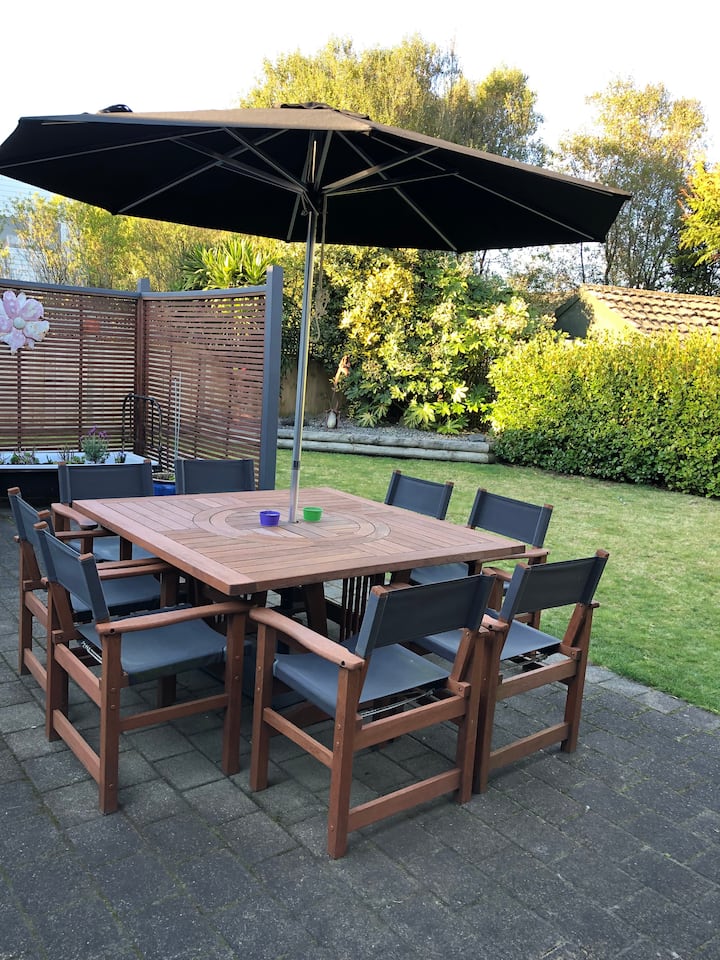 Comfy, Large 5 Bedroom House. - Taupo