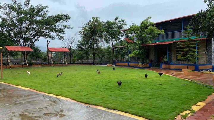 Srk Farms Panvel, Farm Stay With Pool & Games - Pen