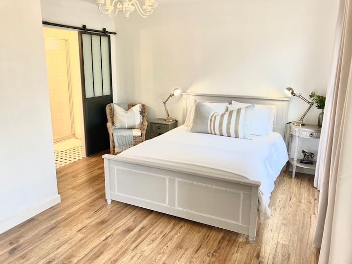 Stunning Home Over Looking The Charente - Jarnac