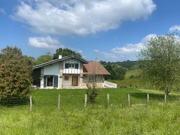 Maison Basque Avec Fronton à Saint-pée-sur-nivelle - Souraïde