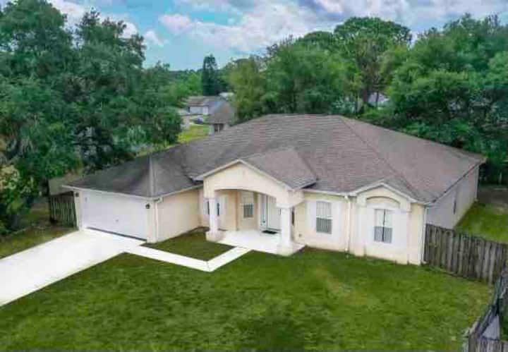 Entire Luxury House - Palm Bay Fl, Spacious 4-br - Palm Bay, FL
