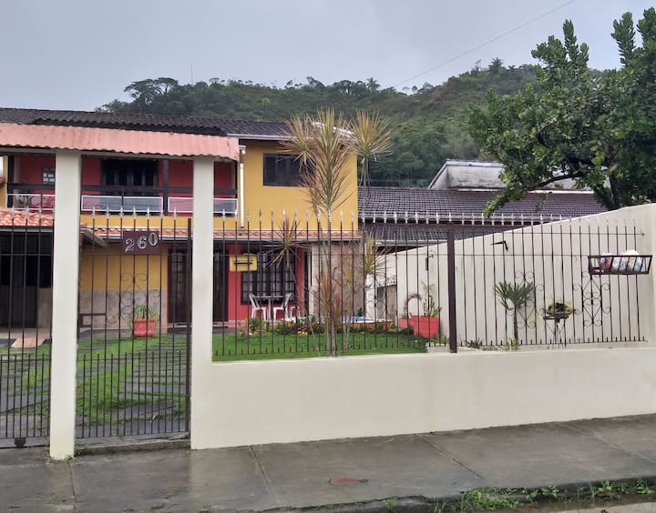 Casa   Para Até 13 Pessoas Em Caragua.sp
10 Camas. - Caraguatatuba