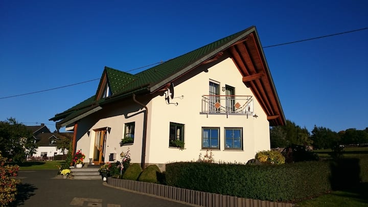 B&b Nähe Nürburgring, Gästezi. Nr. 1+2 - Nürburg