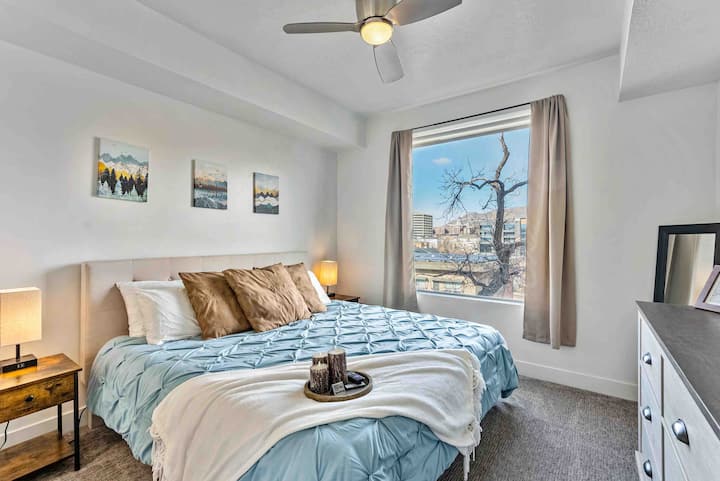 Grandeur Views! /Gym/pool/htub/pking/king Bd/wi-fi - Salt Lake City, UT