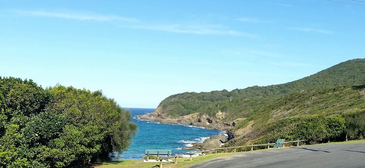 Perfect Beachfront Summer Home With Ocean Views - Forster