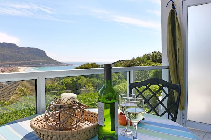 Romantic Studio Apartment Above Fish Hoek Beach - Cape Town