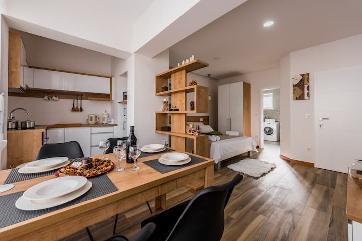 Brand New Apartment "Sunny Oasis" In The Center! - Split