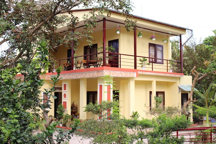 Nguyet Que Homestay - Garden View - Room 4 - Bến Tre