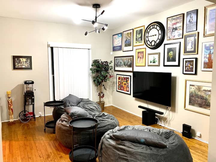 Room T2 - Chicago, IL
