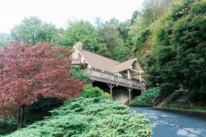 Scenic Mtn Retreat Home - Maggie Valley, NC