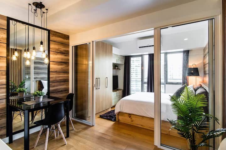 Gorgeous  1br Suite With Stunning View @ Acqua - Taguig