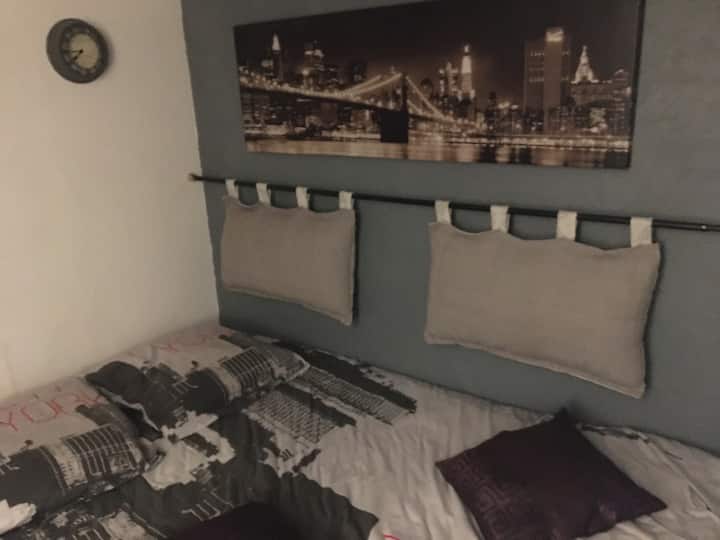 Chambre Indépendante Dans Un Bel Environnement - Hyères